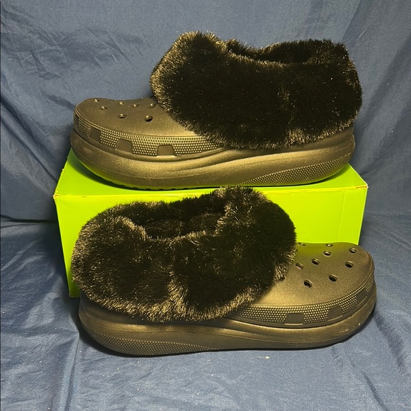 CROCS | Shoes | Crocs Black Fluffy 1 Women Qs | Poshmark
